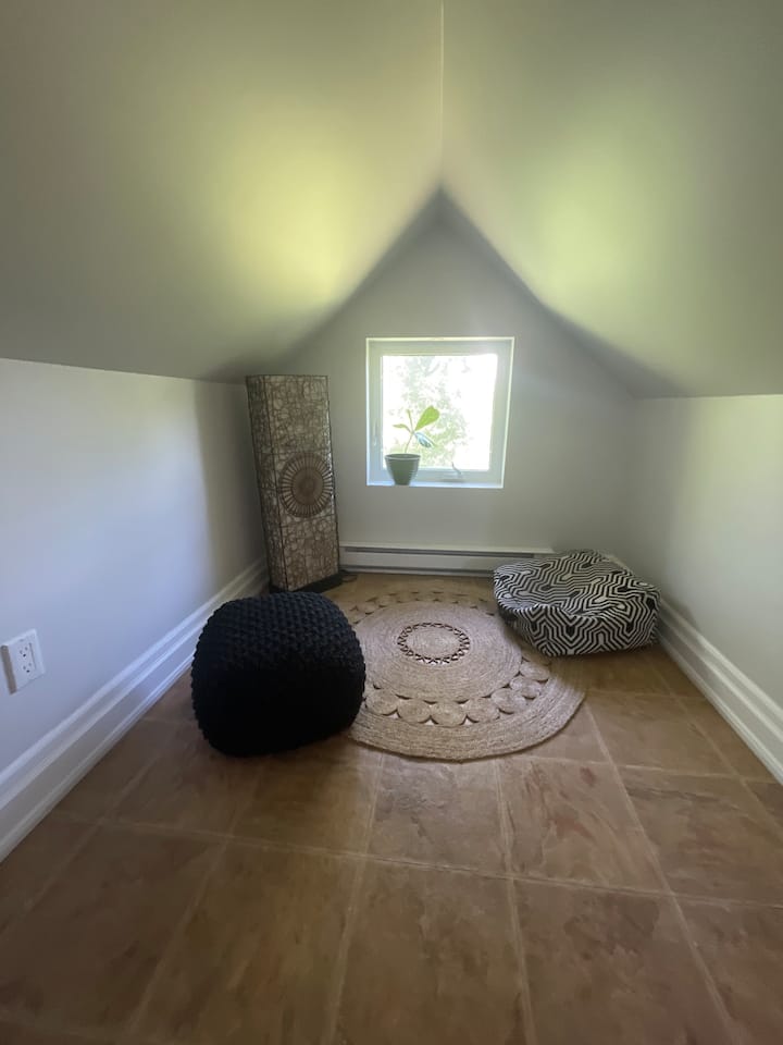 Spacious 1 Bedroom Private Loft At Our Country B&b - Creemore