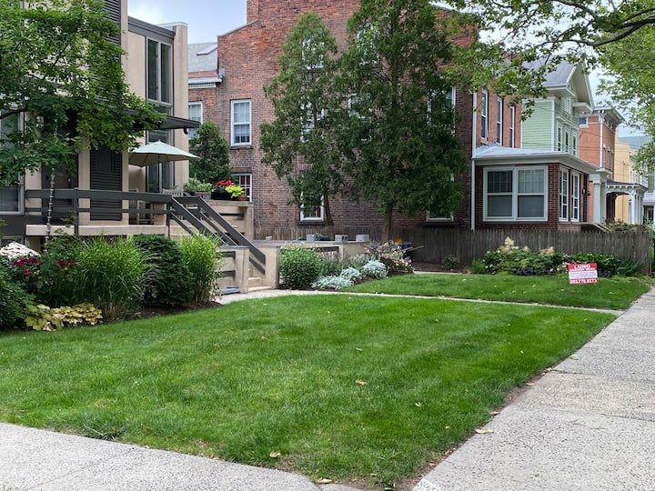 Right On Wooster Square!  Gated Parking! - New Haven, CT