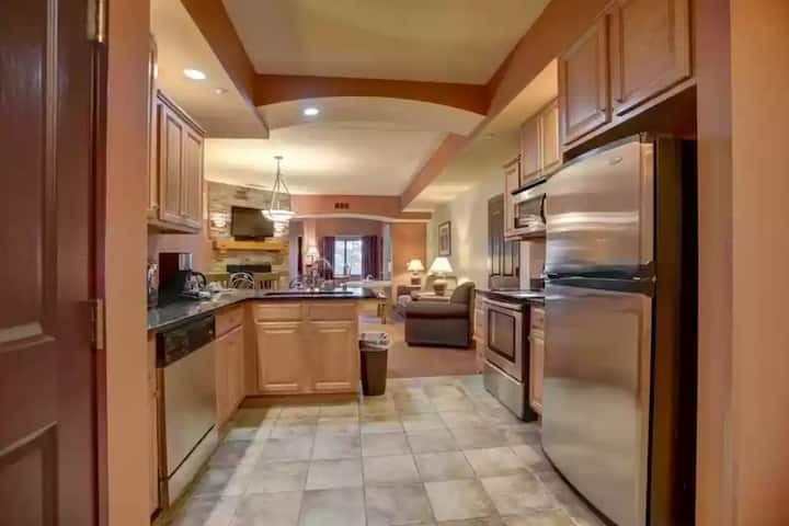 2br/2ba Chula Vista Condo W/free Water Park Passes - Wisconsin Dells, WI