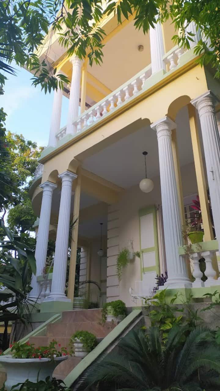 Superbe Appartement, Chaleureux Et Confortable - Port-au-Prince