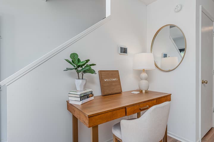 Fully Renovated Unit Beside Interstate & Hospital! - Columbia, SC