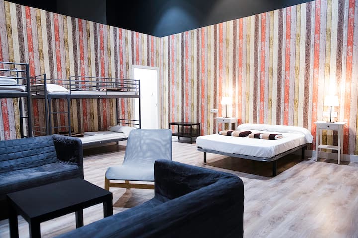 Habitación Familiar Para 6 Con Baño Privado. - Barcelona