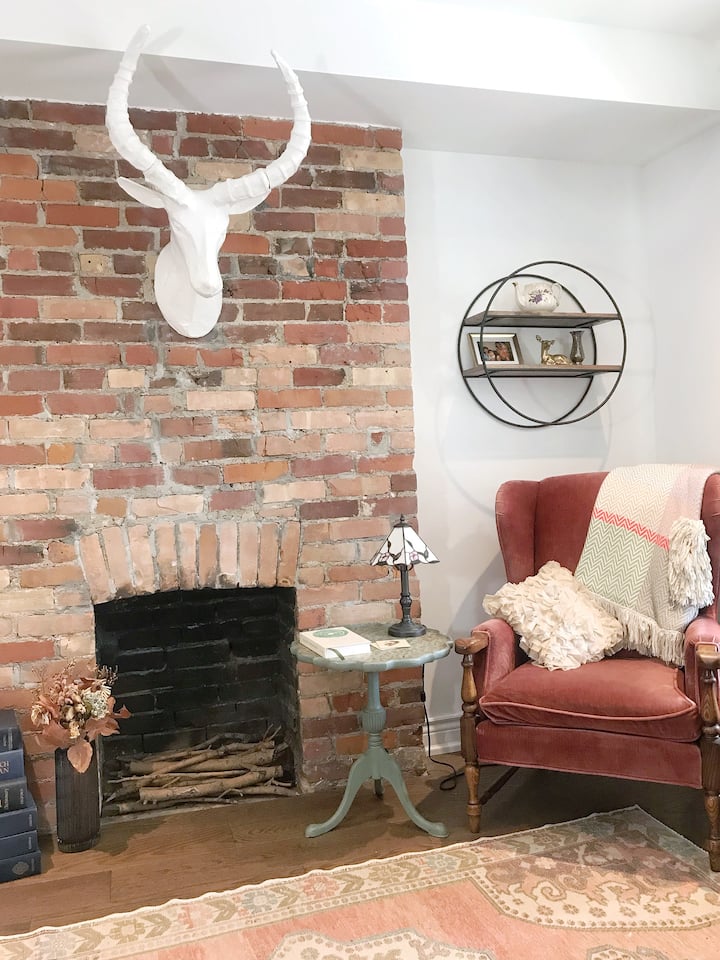 Home In Carleton Village - Toronto