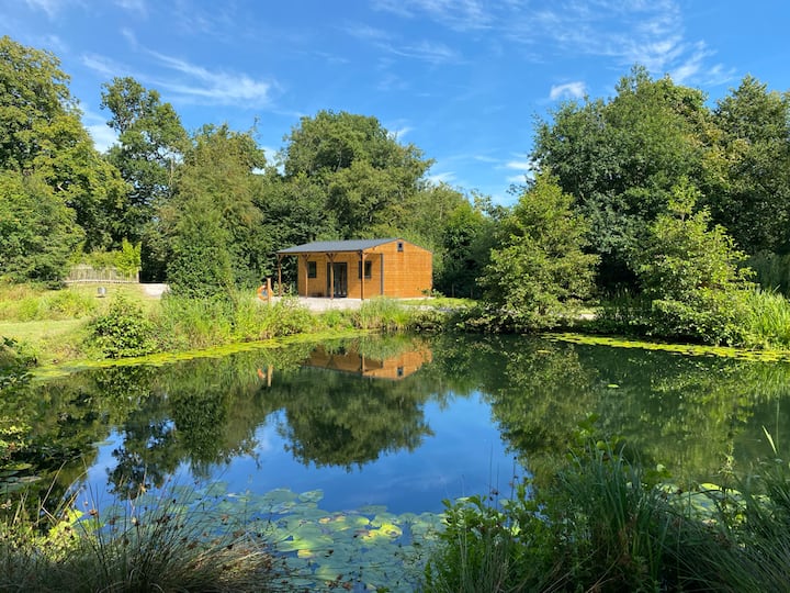 Kingfisher Lakeside Cabin In Countryside (Age 12+) - Cheshire