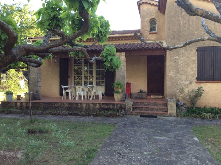Maison à Proximité Du Village Et Des Commodités - Salernes