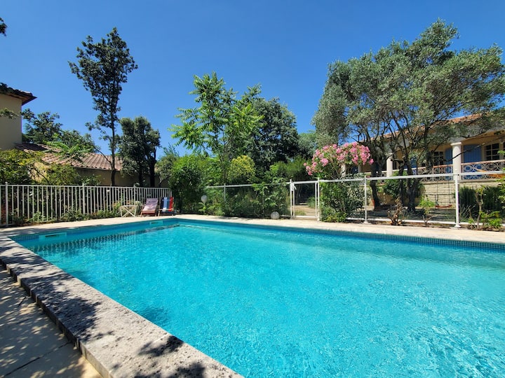 Charmante Villa En Provence Au Calme Avec Piscine - Festival d'Avignon
