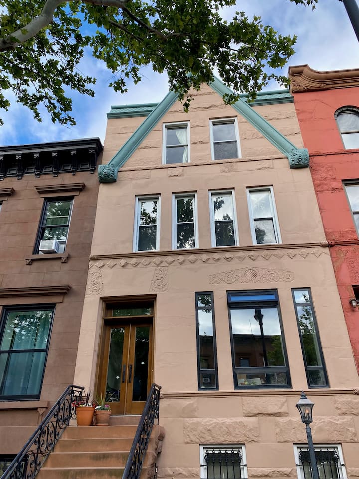 Gorgeous 3 Story Brownstone With Deck And Yard - Queens, NY