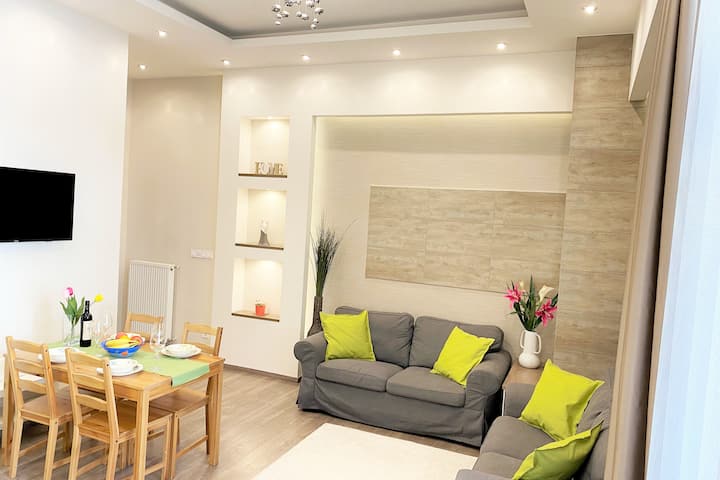 Spacious Downtown 2 Bedroom Apartment - Budapest