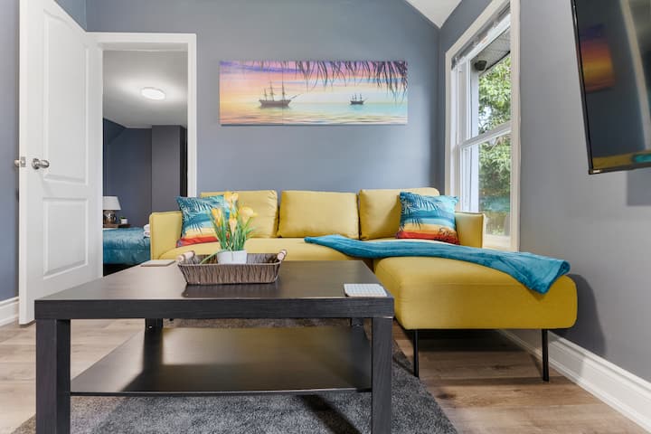 Falls Retreat : 2br Home, Walk To Falls + Parking - Niagara Falls