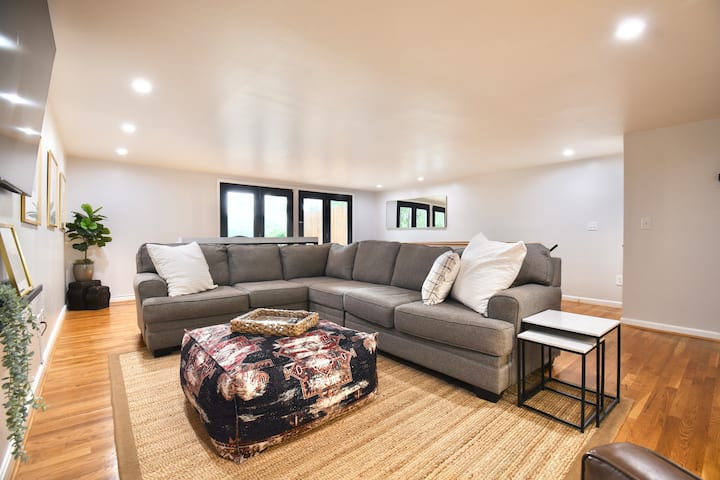 River Side Hangout | 5 Min To Dt | Sleeps 10 - Covington, KY