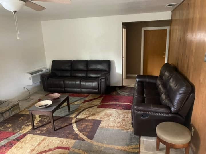 Relaxing 4 Bedroom House In Heart Of Oakhurst - Oakhurst