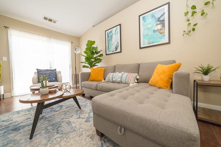 * Large Modern House -Quiet Rosedale Neighborhood* - Bakersfield, CA
