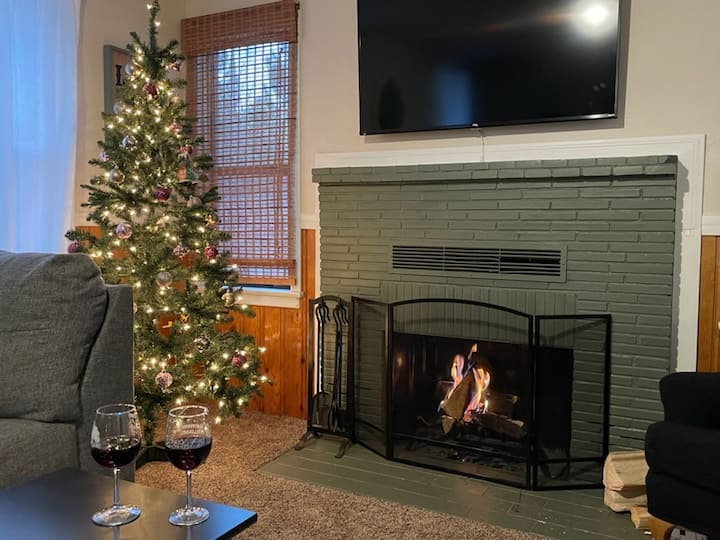 Escape And Walk To Village - Cozy Bungalow - Big Bear Lake, CA