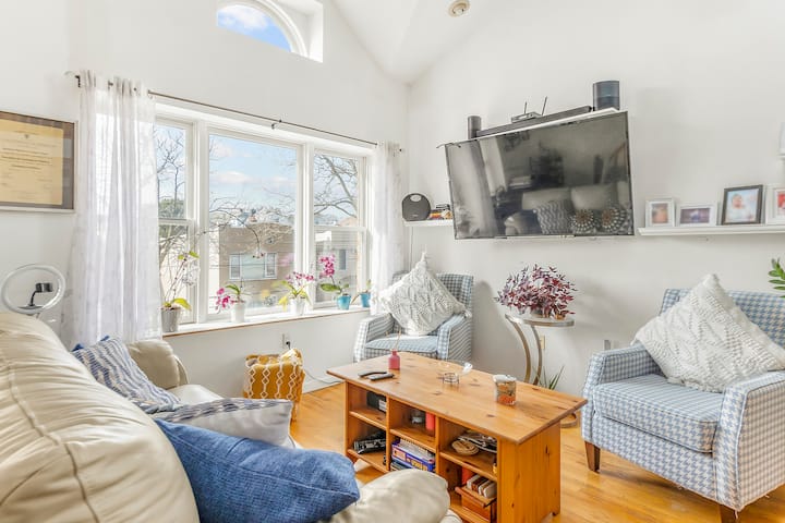 Cozy Room W/ Private Bathroom In Queens, Nyc - Queens, NY