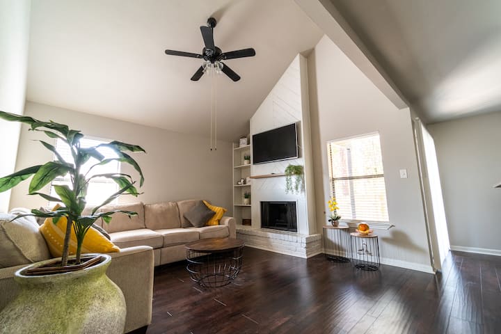 Medical Center Home- Comfy And Spacious - San Antonio, TX