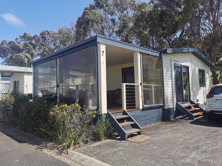 2 Bedroom Cabin By The Beach - Apollo Bay