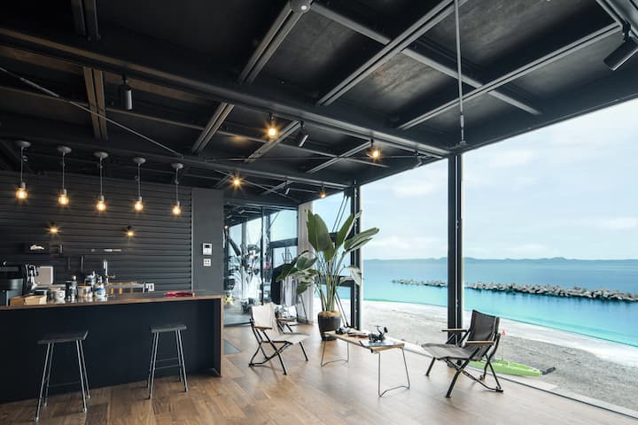 横須賀 Sky Grey : 愛車を格納できる横須賀の海の前のビーチフロントベース - Yokosuka