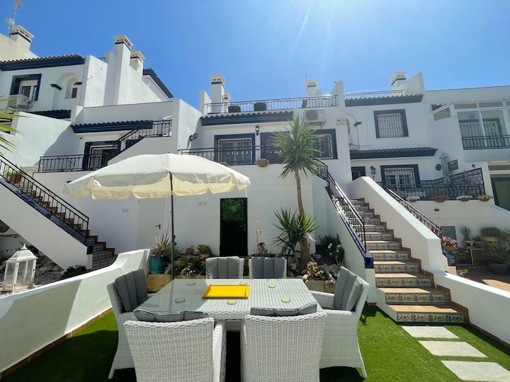 Gorgeous 3 Bed Buhardilla In Rioja Iv With Wifi - Cabo Roig