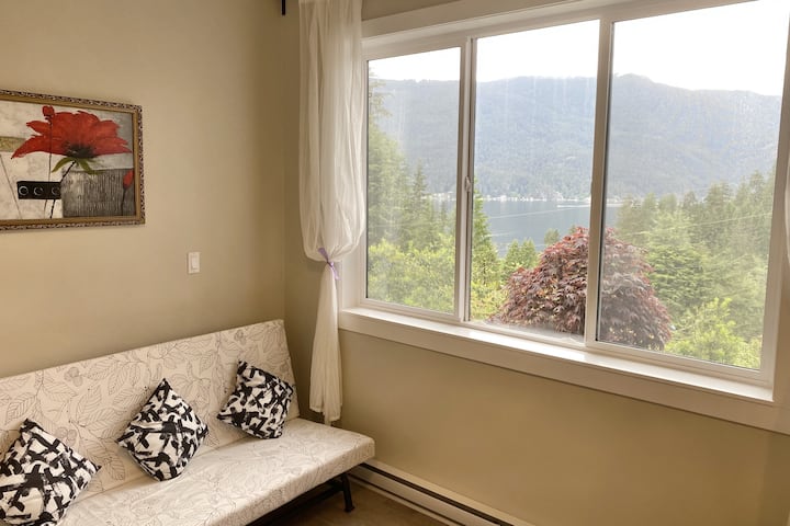 Bayview Suite Within Forested Mountains Near Lake - Port Moody