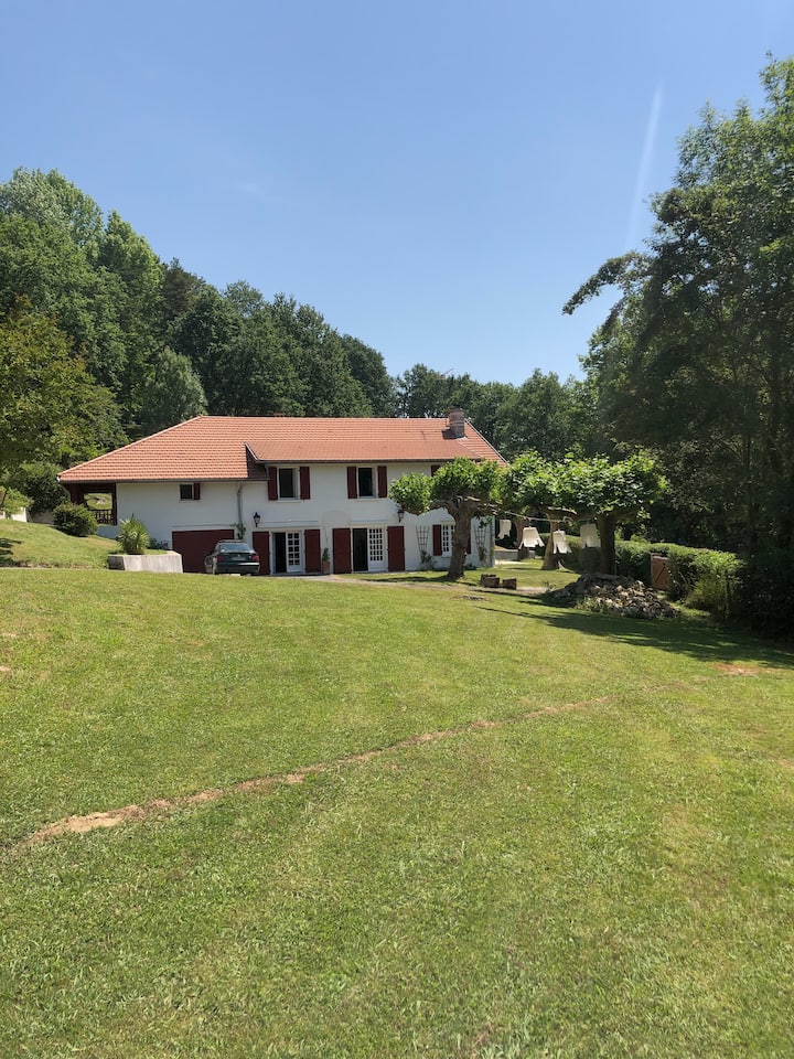 Grande Maison Pays Basque, Calme Et Verdure - Bayonne