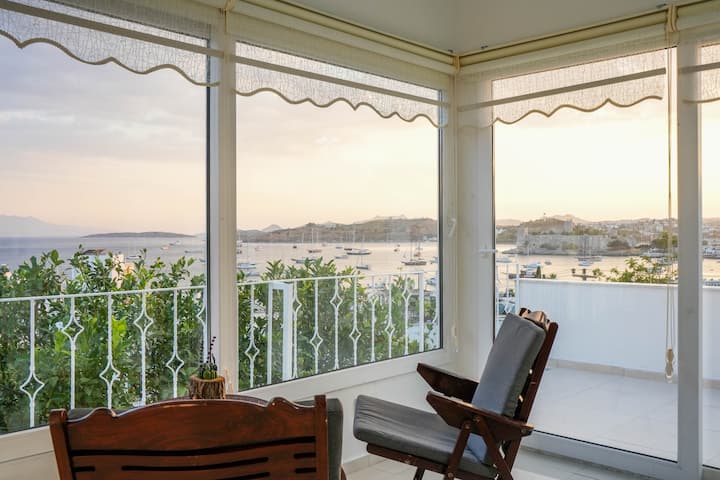 Bodrum'un Göbeğinde Deniz Manzaralı, Bahçeli Villa - Bodrum