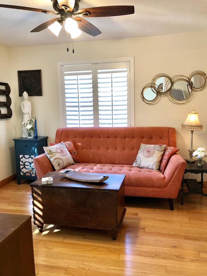 Cheerful One Bedroom Cottage. - Napa Valley, CA