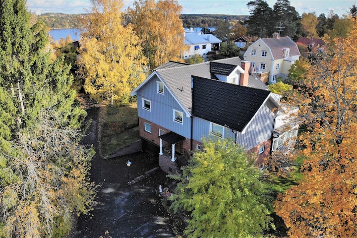 Renovated Home In Idyllic Location (4 Bedrooms) - Sollentuna