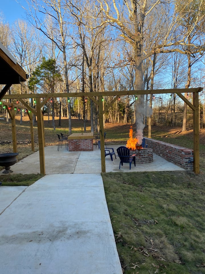 Rebel Acres - 牛津