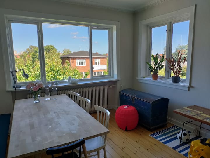 Lys Og Stor Lejlighed Med Gratis Parkering - Copenhaguen