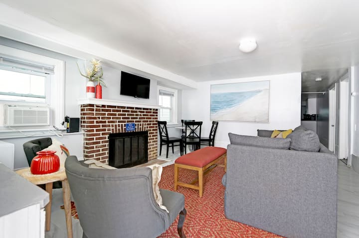 Beachy Chic 3 Bedroom Garden Unit - Ventnor City, NJ