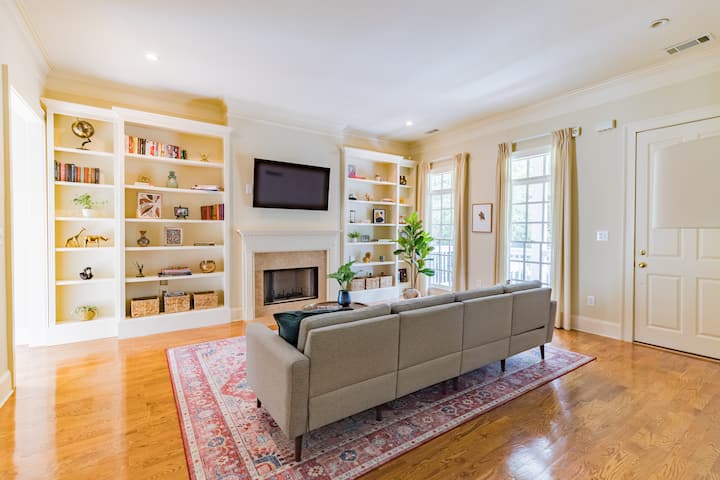 Bulldog Bliss In Athens! (W/ King Bed) - Athens, GA