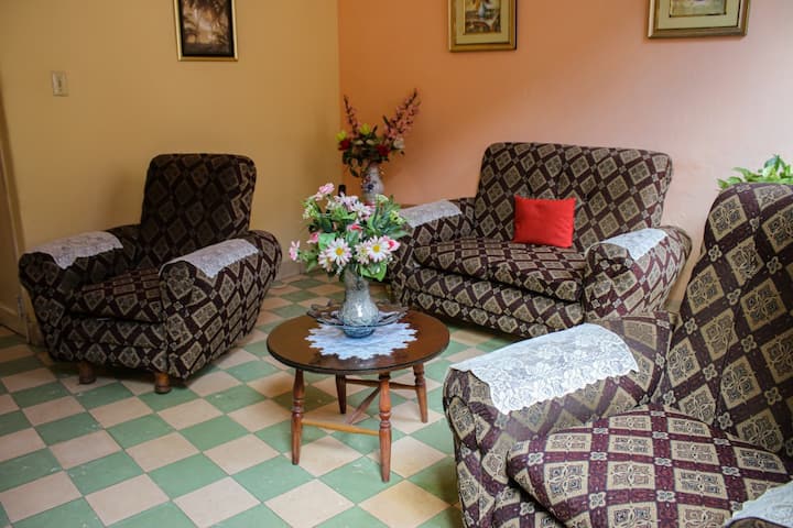 Casa Amaury 1 Acogedor, Familiar, 24h Electricidad - Havana