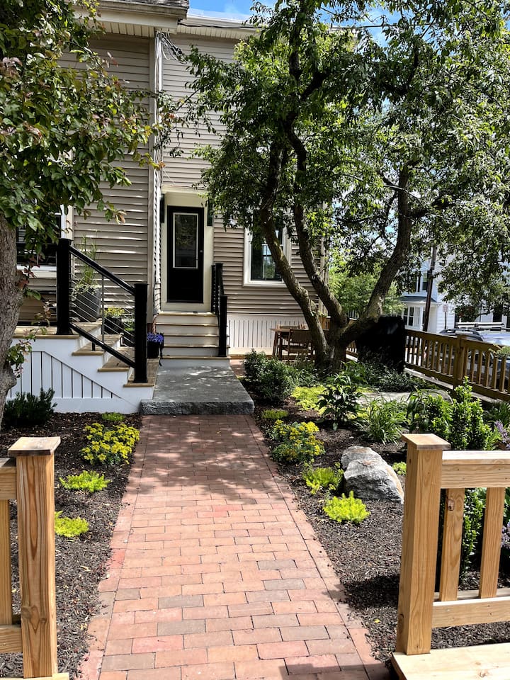 Private And Sunny Garden-suite On Munjoy Hill - Portland, ME