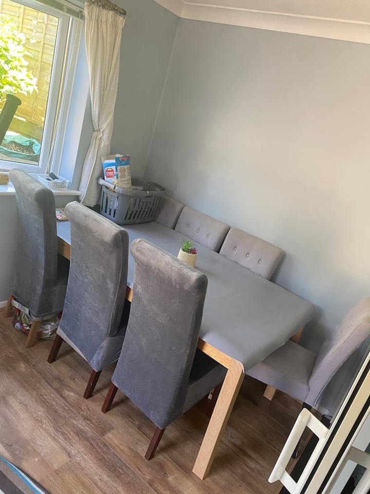 Cheerful 1 Private Bedroom And Free Parking - Redhill