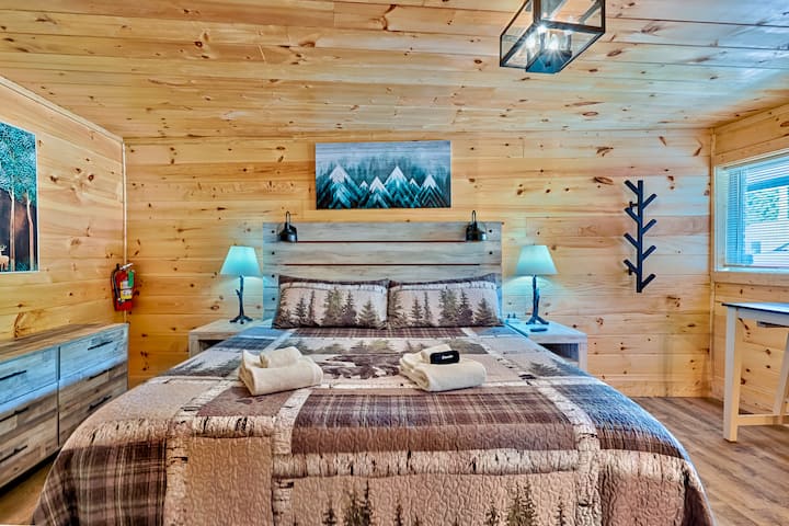 Gatlinburg Suite W/ Kitchen | By Anakeesta | Wi-fi - Gatlinburg, TN