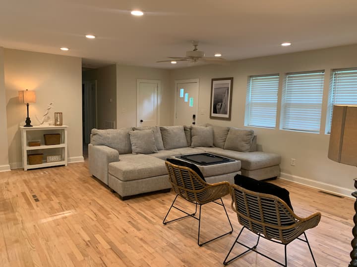 4 Bedroom Home In Park Circle Near Beaches - North Charleston, SC