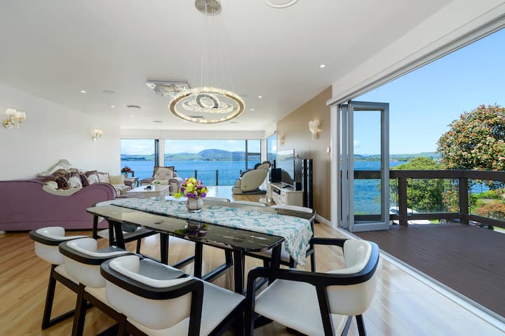 Luxury Lakeside Retreat - 로토루아