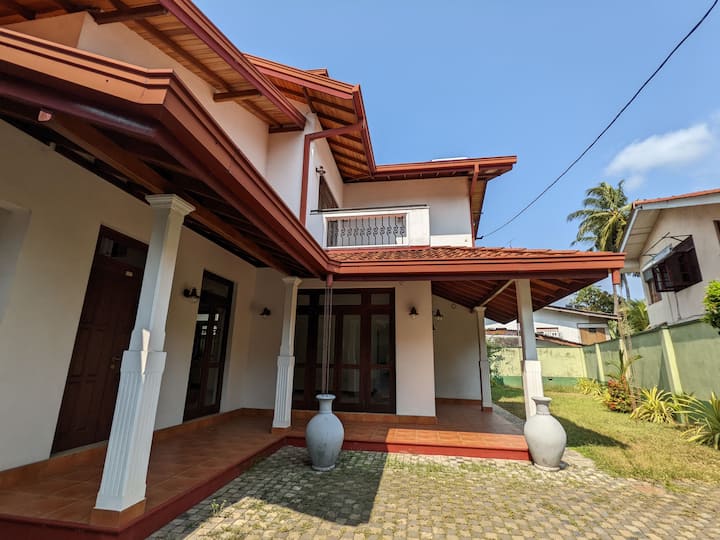 Spacious 4-bedroom House - Colombo