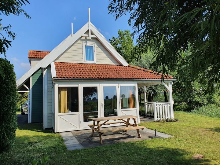 Mooi 8 Pers Huis Met Vrij Uitzicht Op Vakantiepark - Bruinisse