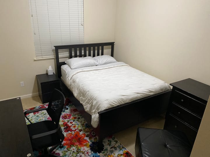 Bright And Cozy Room To Come Home Too - Sutter Creek, CA