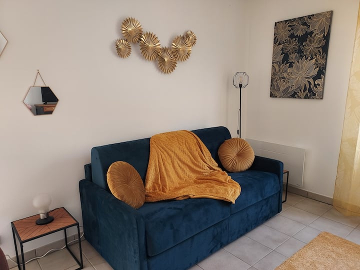 Georges, Un Appartement Au Look Chic Rustique - Auxerre