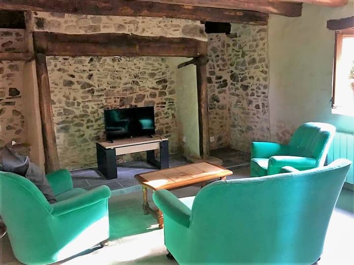 3 Bedroom Farmhouse With Stunning Views - Corrèze