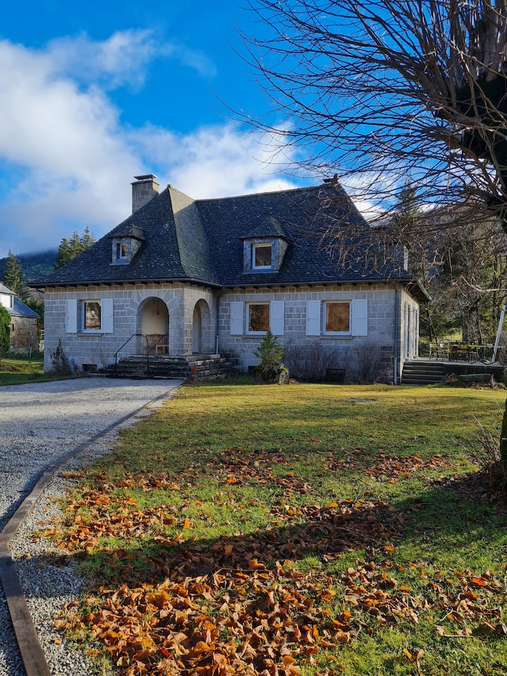 Vaste Demeure En Pleine Nature - Le Lioran