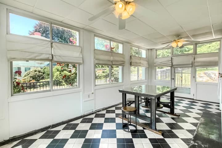 2 Private Rooms In A Mansion - Connecticut