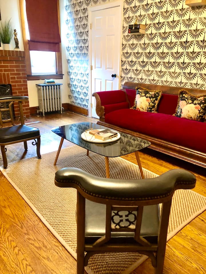 A Poet's Place-1 Br Vintage Chic Apt - Towson, MD