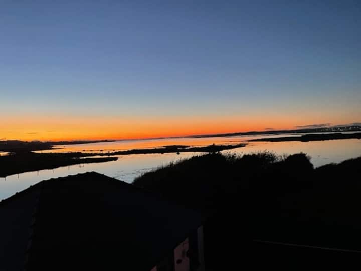 Private Seaview Luxury Bedroom - Oranmore