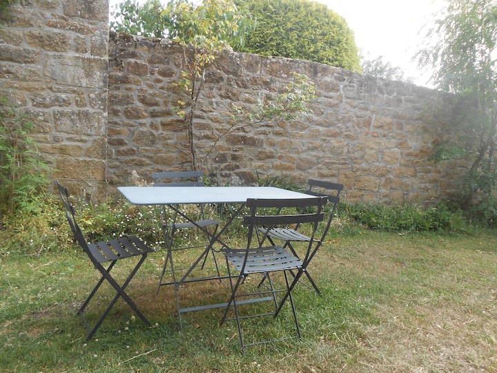 Jolie Maison Ancienne, Au Cœur Du Vieux Village. - Plouharnel