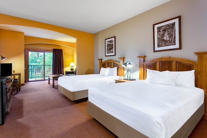 2bed/1bath Queen Jr Suite With A View - Wisconsin Dells, WI