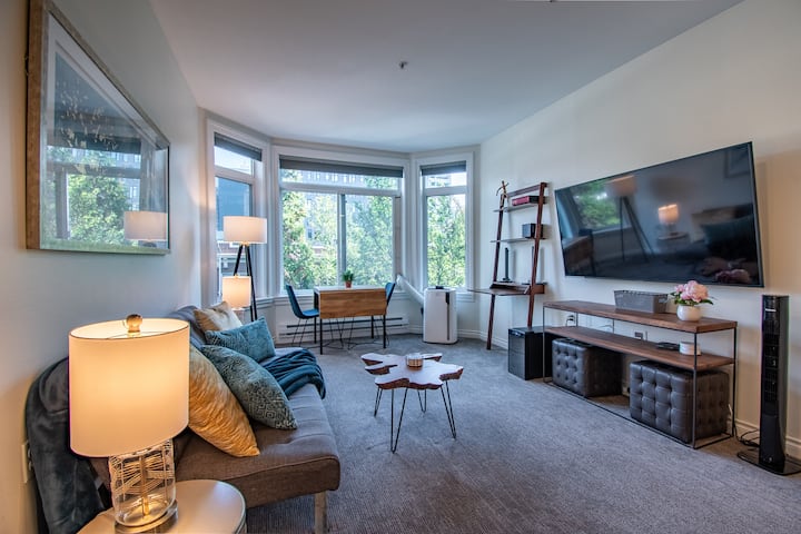 Stylish Condo In The Heart Of Seattle! - Seattle, WA