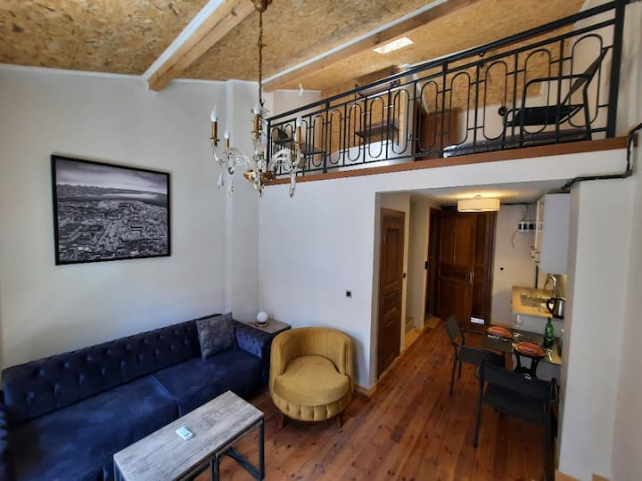 Cozy 2+1, Redecorated, 5 Min. To İStiklal Street - Beyoğlu